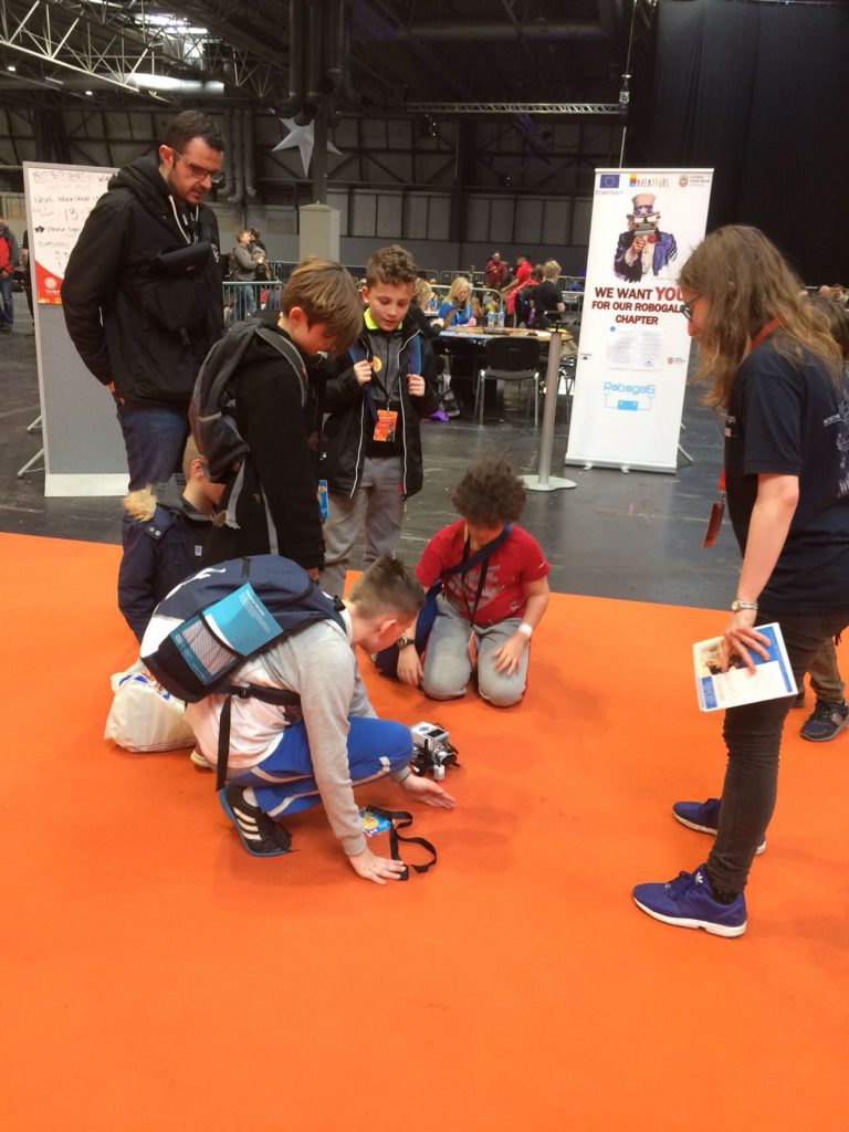 About Us – Robogals